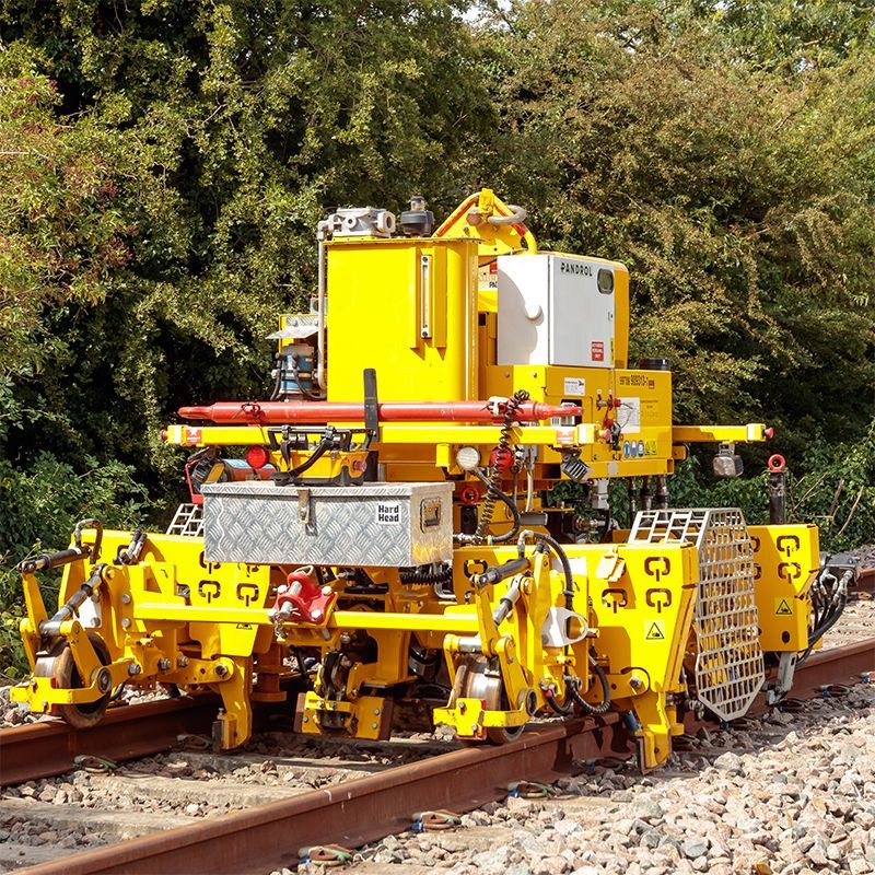 Stressing Roller Rail Tool for Track Lifting | Pandrol