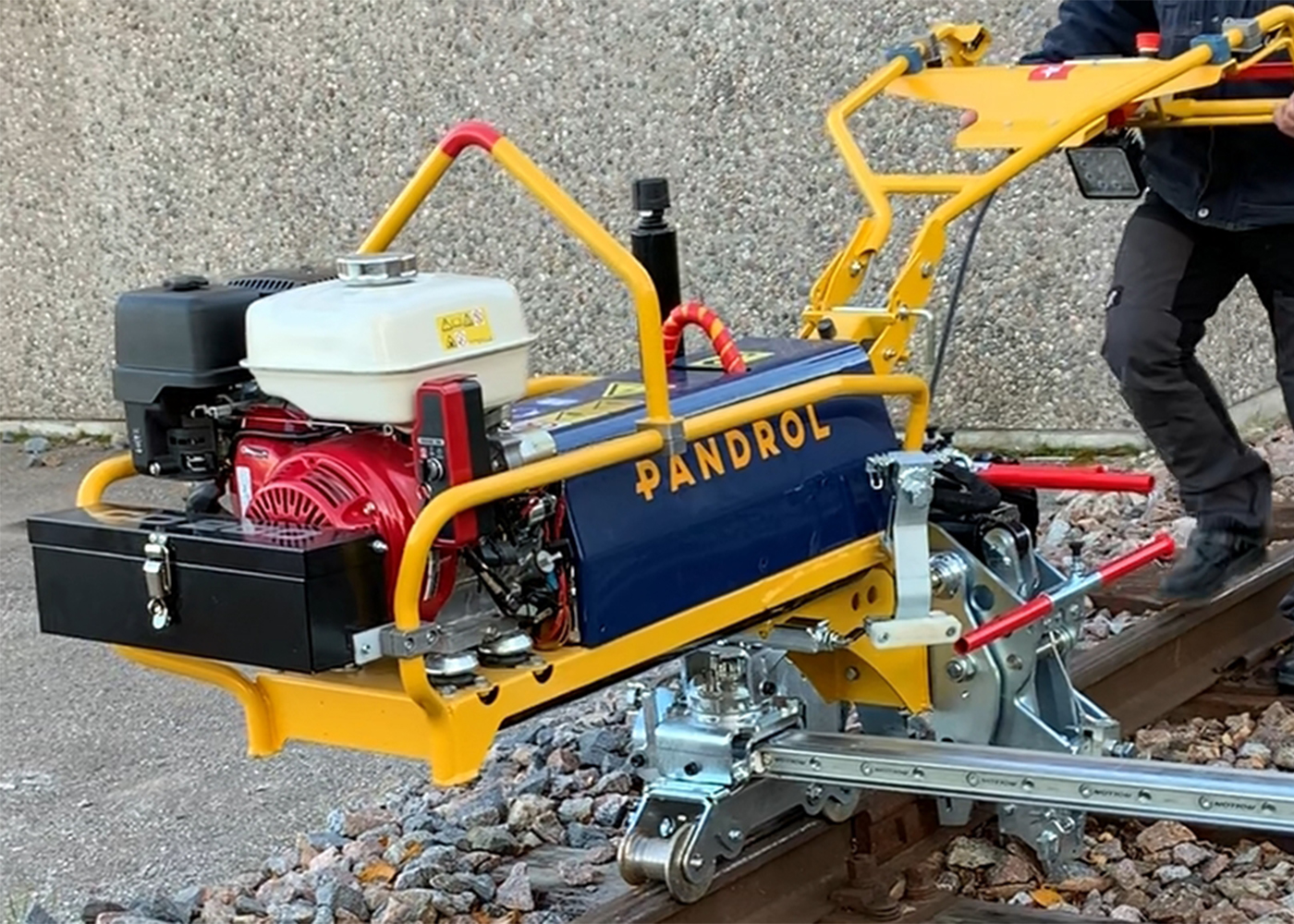 Rail Clip Driver Machine CD200 IQ | Pandrol