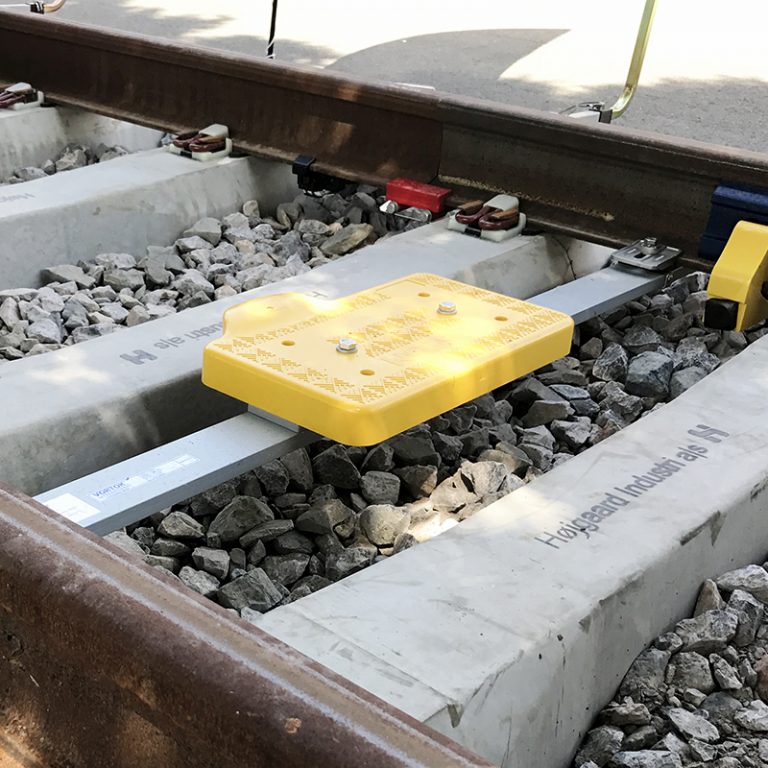 On-Sleeper Balise Transponder Mounting Beam System | Pandrol