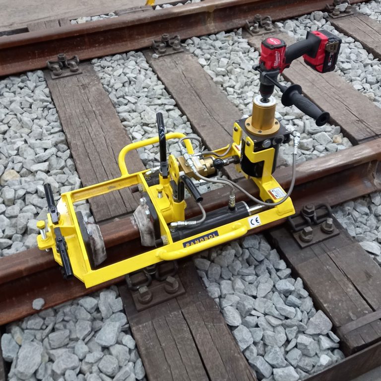 Weld Shear Hand Pump EPM2 - Pandrol