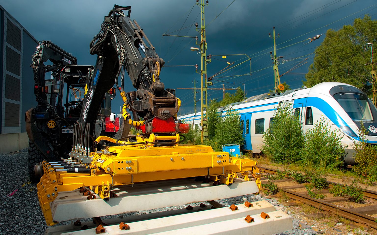 Rail and Tie Handling - Pandrol