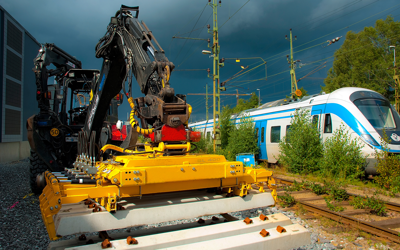Rail and Tie Handling - Pandrol